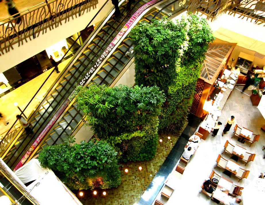 Emporium Shopping mall, Bangkok | Mur Vegetal Patrick Blanc